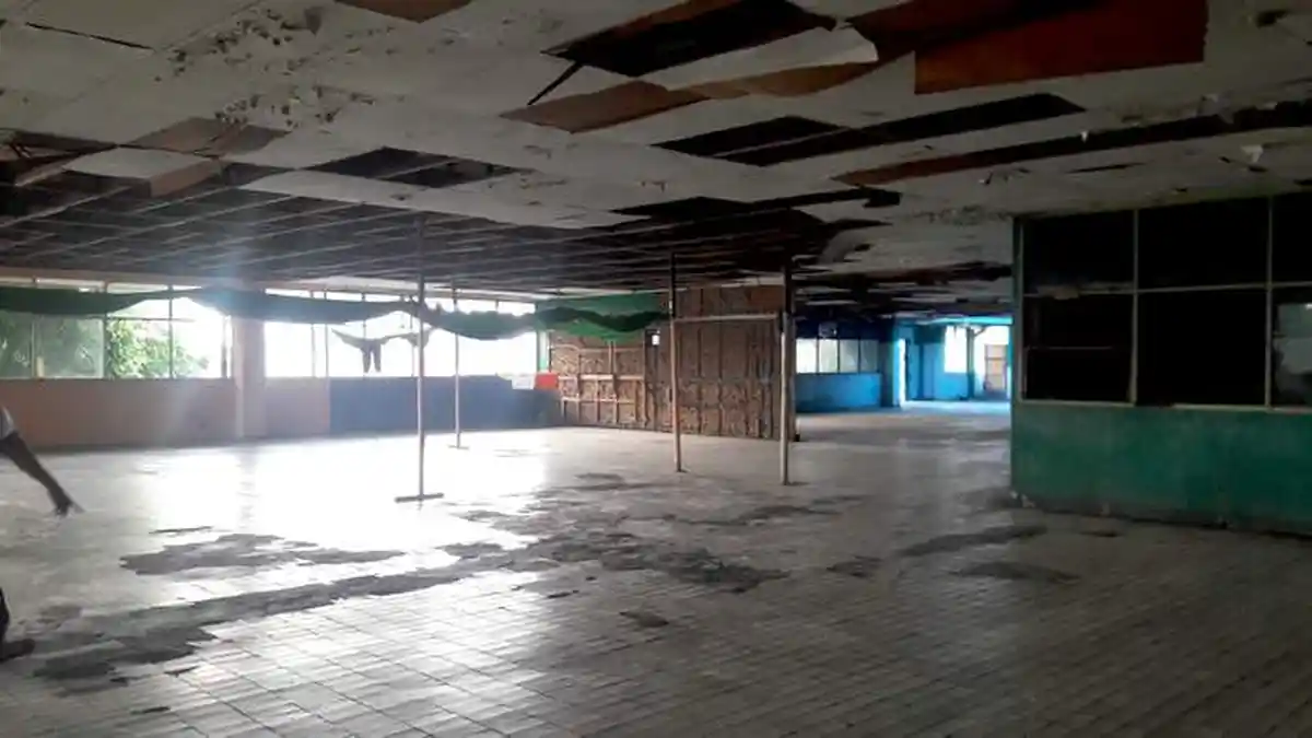Atap Pasar Slipi Jaya Nyaris Roboh, Jadi Tempat Mesum dan Pedagang ...