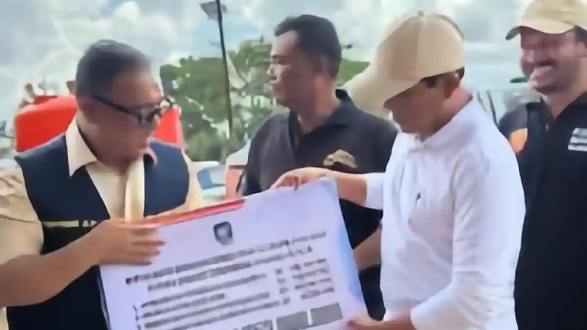 Melalui Kepri Peduli, Wakil Gubernur Serahkan Bantuan Buat Korban ...