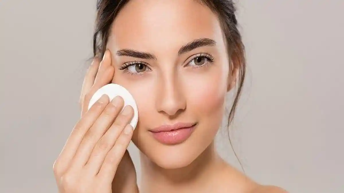 Tipsnya Memilih Milk Cleanser yang Tepat untuk Bersihkan Wajah dari Kotoran