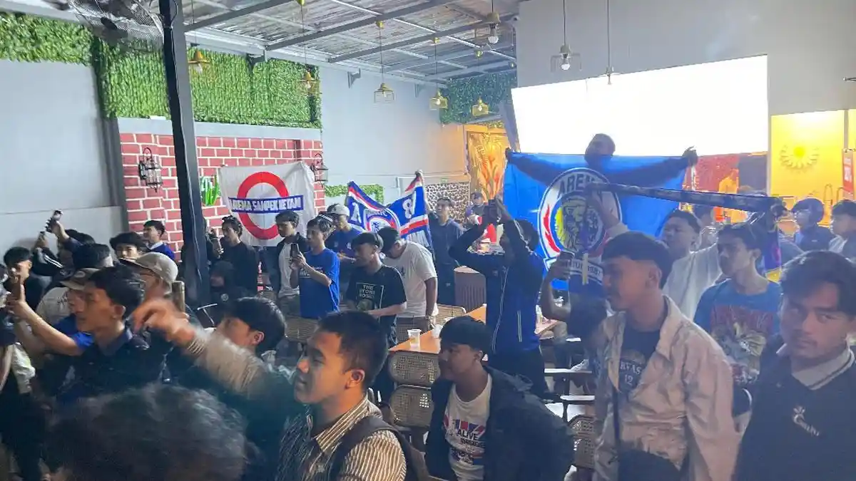 Nobar Derby Jatim Antara Arema FC Vs Persebaya Dongkrak Omzet Restoran ...