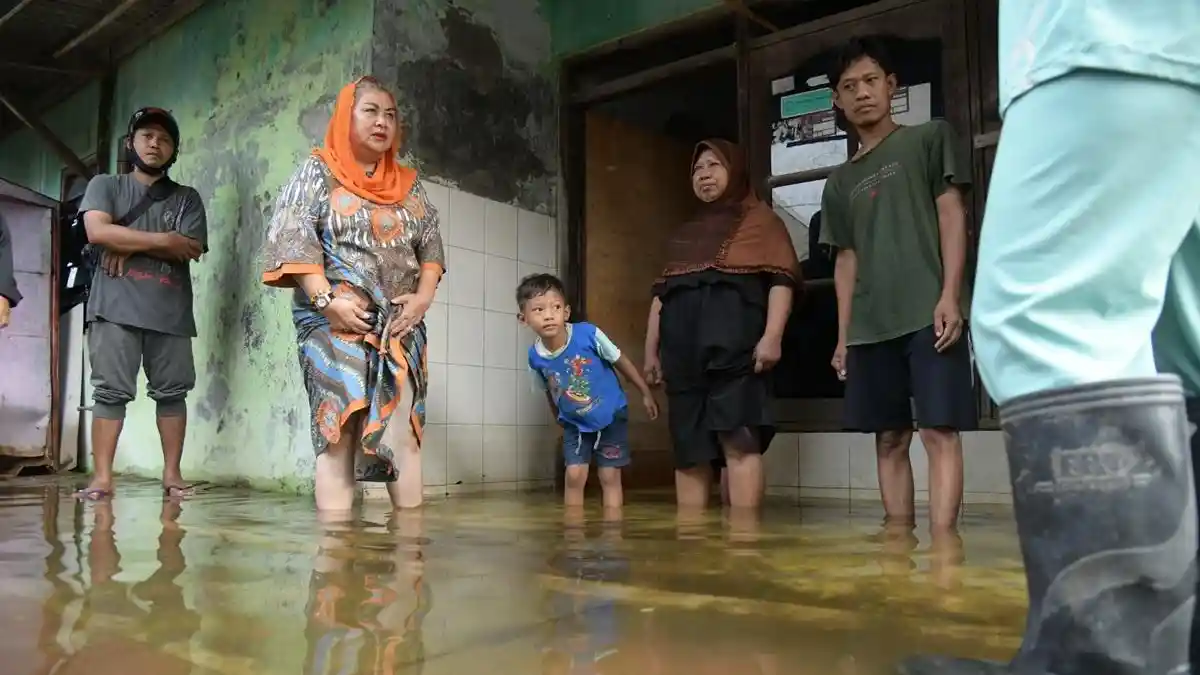 Mbak Ita Tinjau Langsung Genangan Banjir di Terboyo Wetan dan Trimulyo ...