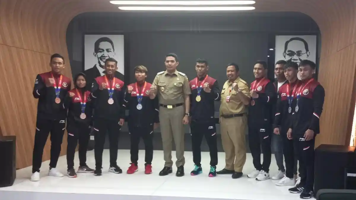 Wali Kota Andi Harun Beri Bonus 15 Atlet Asal Samarinda Peraih Medali ...