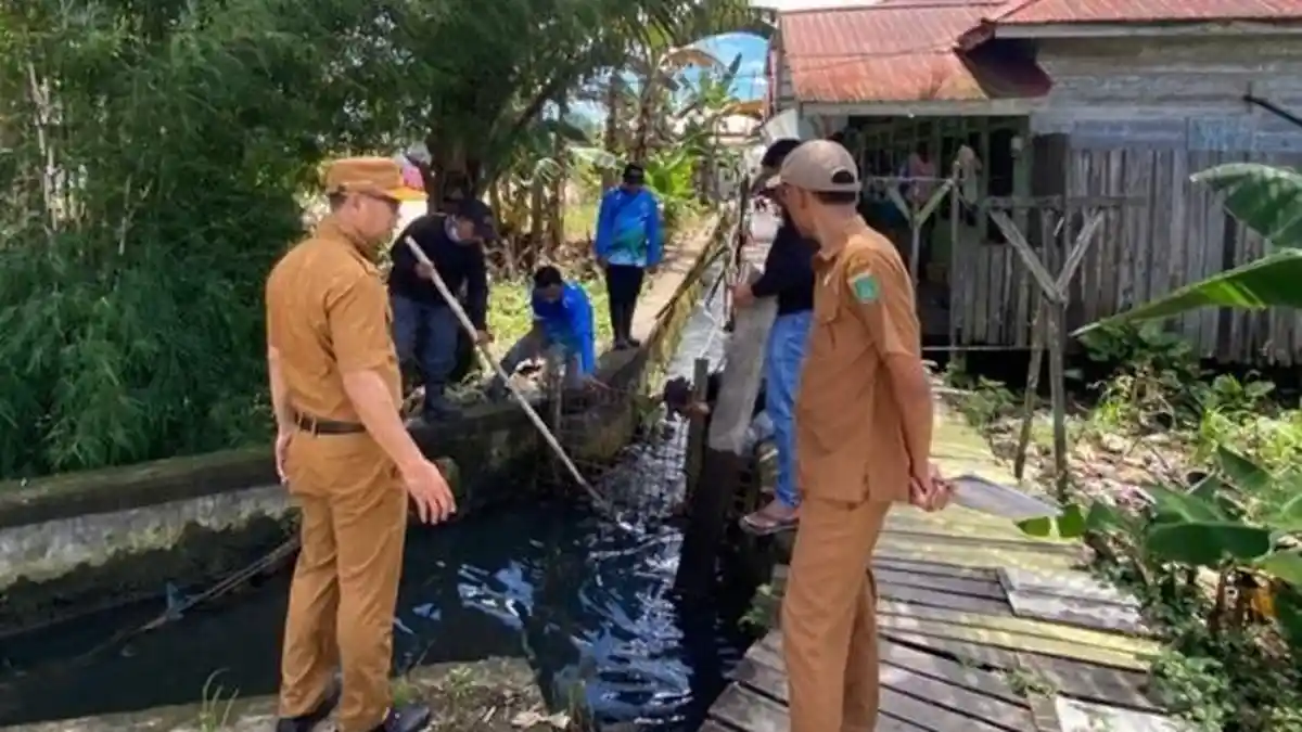 Atasi Genangan Air, Disperkimtan Tanahbumbu Rehabilitasi Drainase Rawan ...