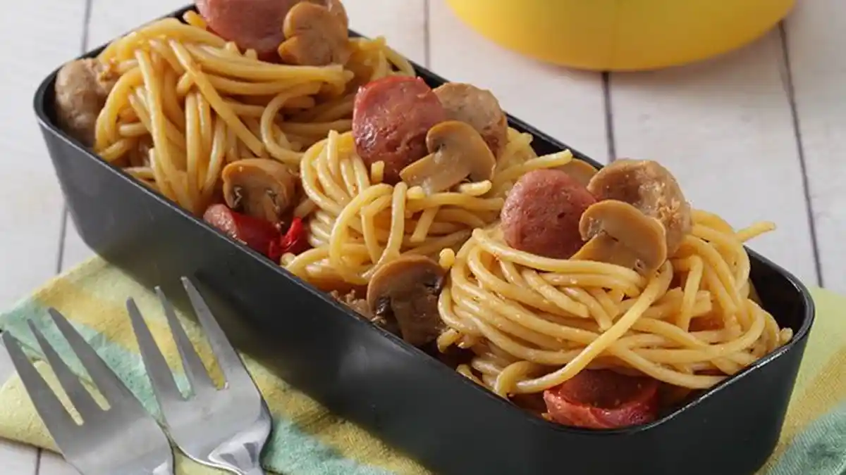 Menu Sahur Hari Ke-10 Ramadhan 2020, Coba Resep Spaghetti Bakso Sosis ...