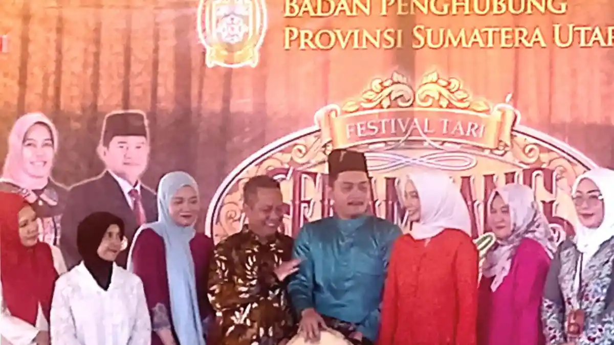 Festival Tari Serampang Dua Belas di Anjungan Sumut Taman Mini ...