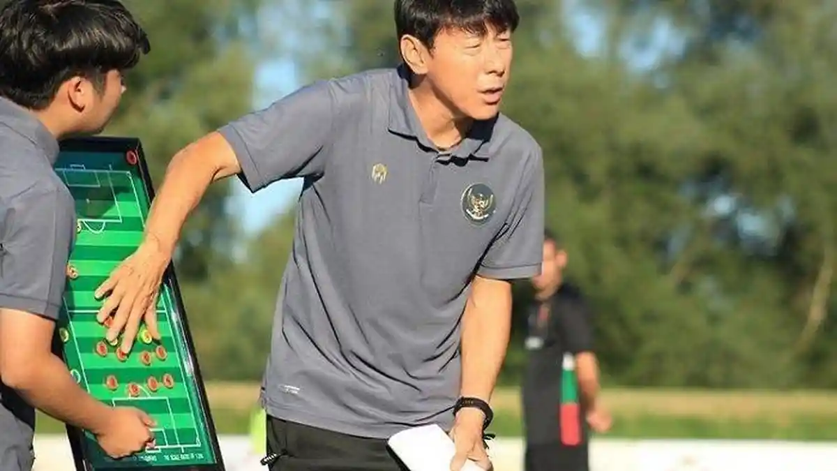 Shin Tae-yong Calon Terkuat Pelatih Terbaik Piala AFF 2020, Unggul Jauh ...