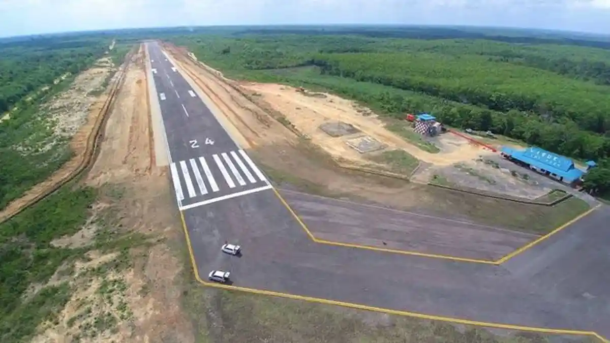 Landasan Pesawatnya Cukup Mulus, Ini Kondisi Terbaru Bandara Warukin ...