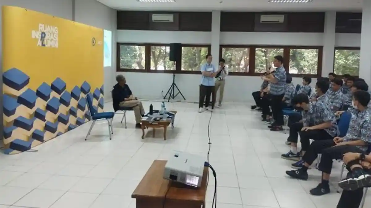 Siswa SMA Pangudi Luhur Jakarta Dapat Tawaran Membangun Satelit Cubesat ...