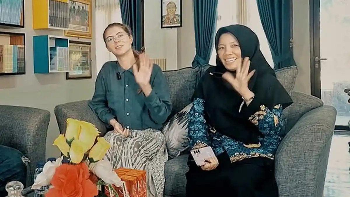 Sosok Mary Breen Perempuan Asal Amerika, Bangun Jembatan Bahasa di SMAN ...