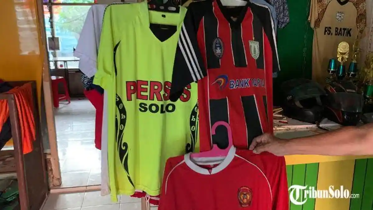 Kisah Toko Jersey Legend Bolamania Solo, Berawal dari Jersey Replika ...