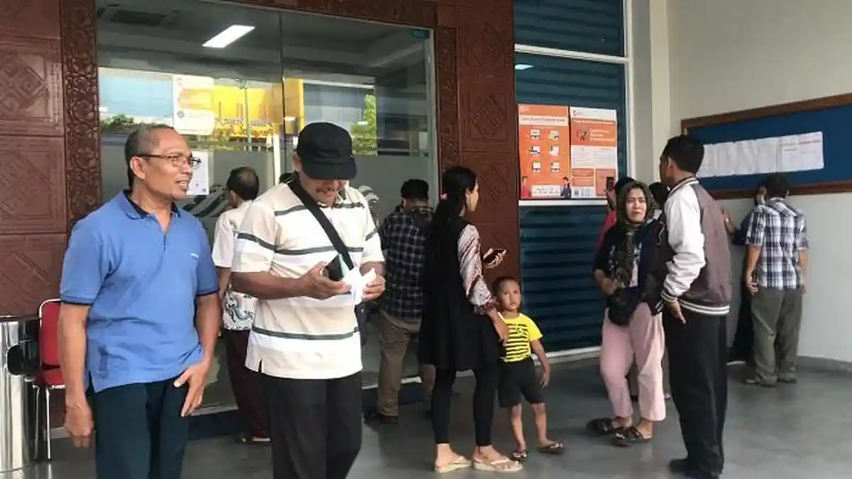BPR Bank Jepara Artha Bangkrut: Nasabah Kecewa Tak Bisa Ambil Tabungan ...
