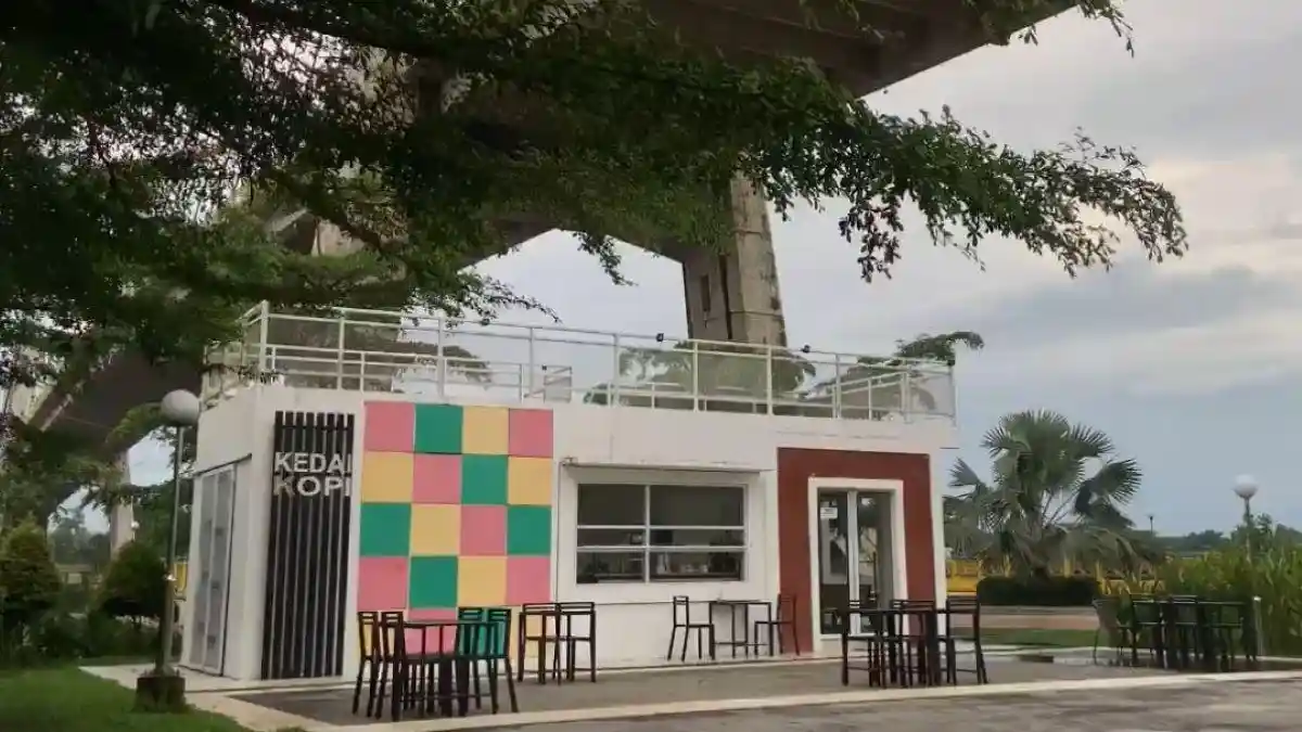 Ngopi di Tengah Taman, Sultana Coffee Tempat Tongkrongan dengan View ...