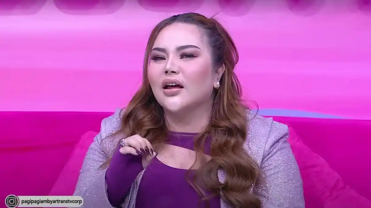 Lisa Mariana Ajak Aura Kasih Ikut Kajian di Masjid Al Jabbar yang ...