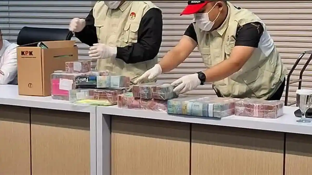 Penampakan Barang Bukti Uang Ratusan Juta dari OTT Bupati Muara Enim ...