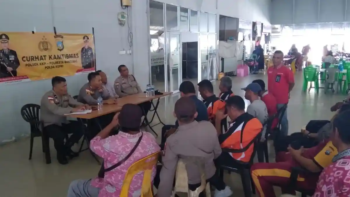 Sopir Taksi Pelabuhan Sekupang Batam Protes Taksi Online Masuk tak ...