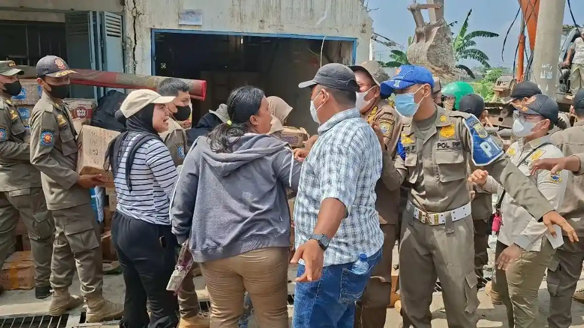 Penertiban 420 Bangli di Pulo Timaha Babelan Bekasi Memanas, Warga dan ...