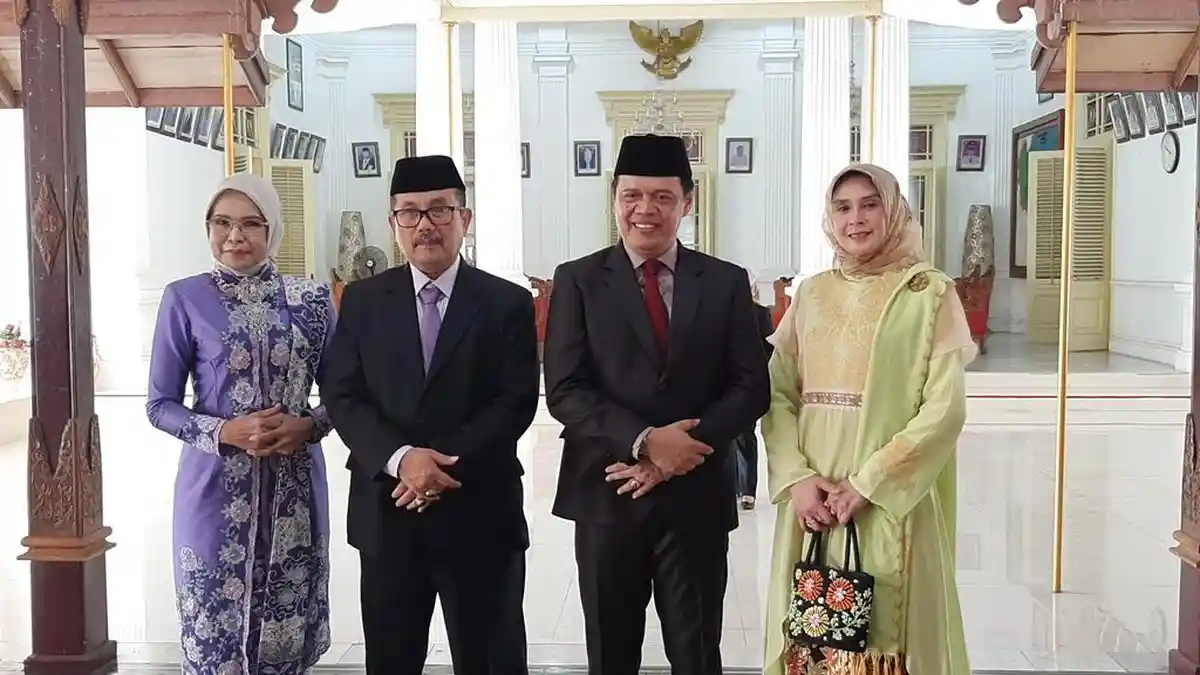 Hilmy Rivai Dilantik Jadi Sekda Kabupaten Cirebon, Bupati Imron Rosyadi ...