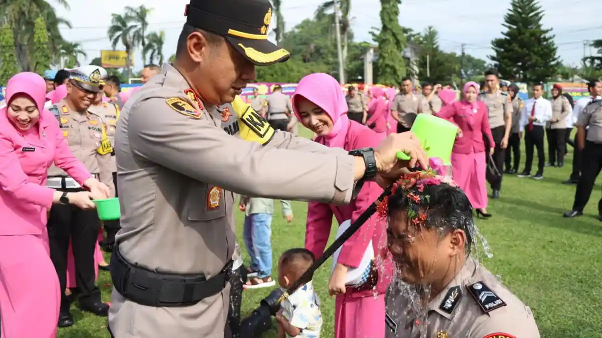 Polres Ogan Ilir Laksanakan Upacara Korps Raport Kenaikan Pangkat ...