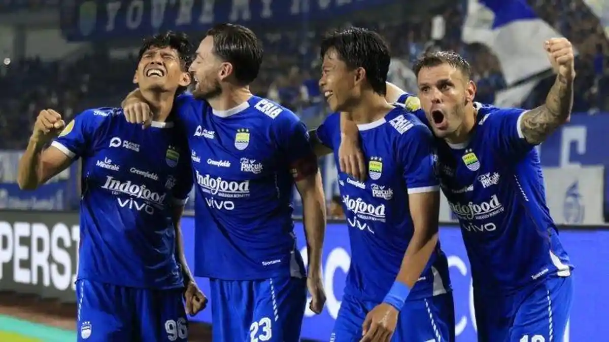 Prediksi Skor Persib Bandung vs PSM Makassar BRI Super League 27 ...