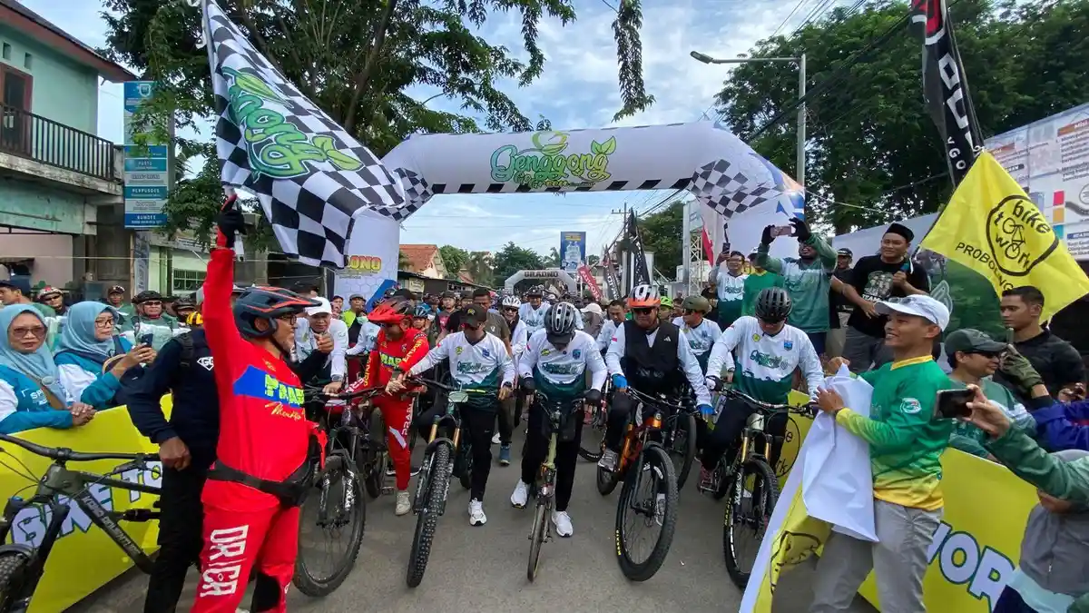 Genggong Go Green Probolinggo Diikuti Ribuan Penggemar Sepeda ...