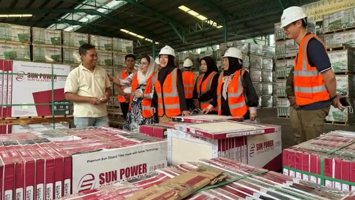 Kunjungi PT Sun Power Ceramics, Ikfina-Gus Dulloh akan Permudah ...