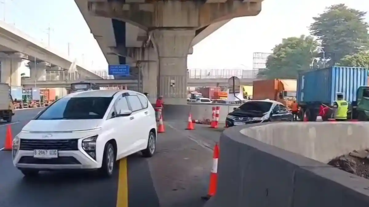 Traffic Update: Jasa Marga Terapkan Contraflow KM 23-28 Tol Japek Arah ...