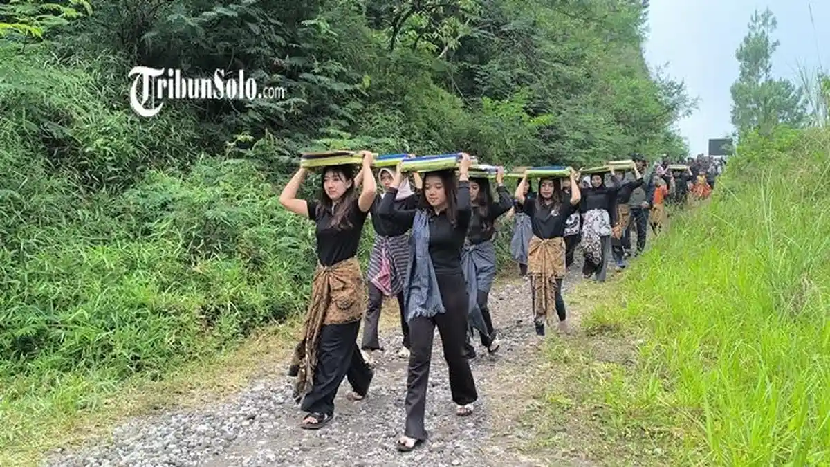 Apa Itu Tradisi Kirab Pager Banyu? Cara Warga Lereng Merapi di Klaten ...