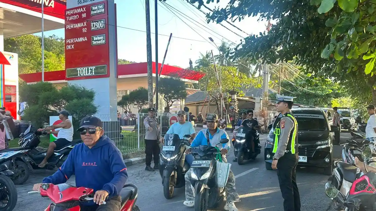JANGAN Panic Buying! Antrean Warga Beli BBM di Nusa Penida, Stok dan ...