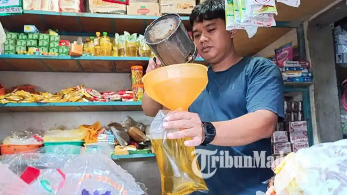 Harga Minyak Goreng Curah di Kota Blitar Terus Naik, Kini Capai Rp 21. ...