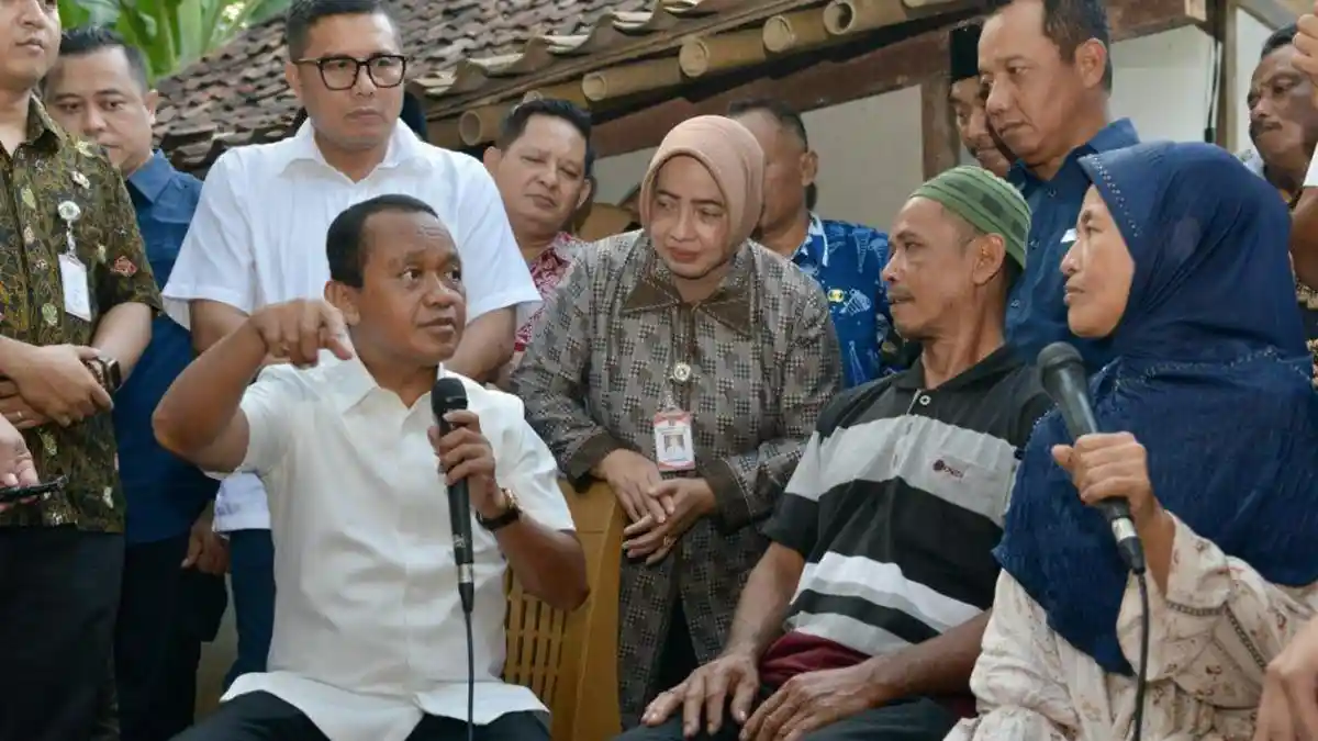 Mohammad Saleh dan Menteri ESDM Bahlil Lahadalia, Tinjau Bantuan ...