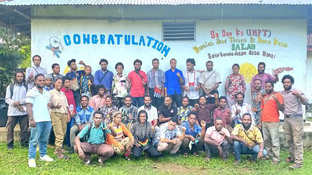 Yuten Sam Resmi Jadi Ketua IMPT Manokwari, Janji Perkuat Persatuan ...