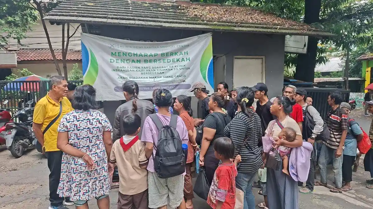Dari Pasien untuk Kaum Duafa, Klinik Utama Dewi Sartika Bagikan Makan ...