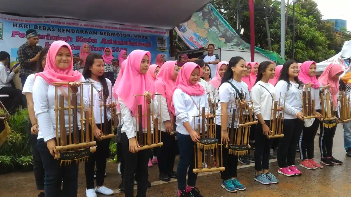 Tarian Tradisional dan Hiburan Angklung Ramaikan HBKB Pertama Tahun ...