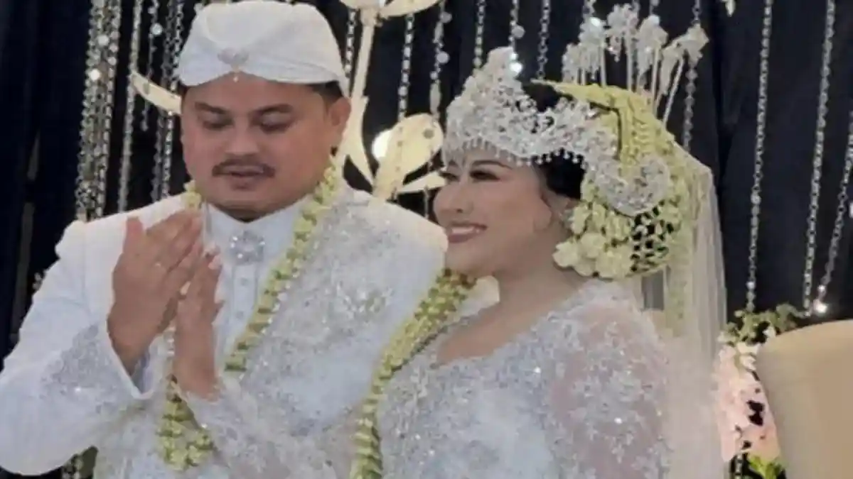 Kado Pahit Boiyen, Bisnis Sate Sang Suami Bermasalah, Diduga Gelapkan ...