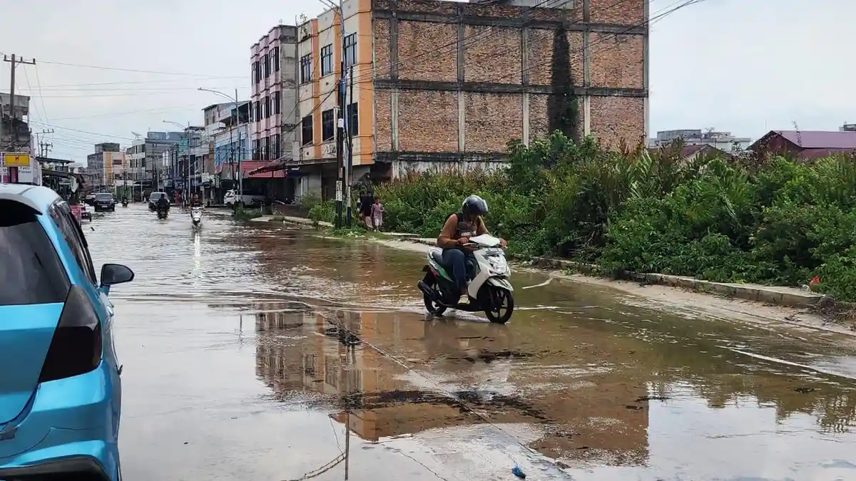 Pemko Dumai Tetap Fokus Lakukan Pengendalian Banjir Rob di 2026 ...
