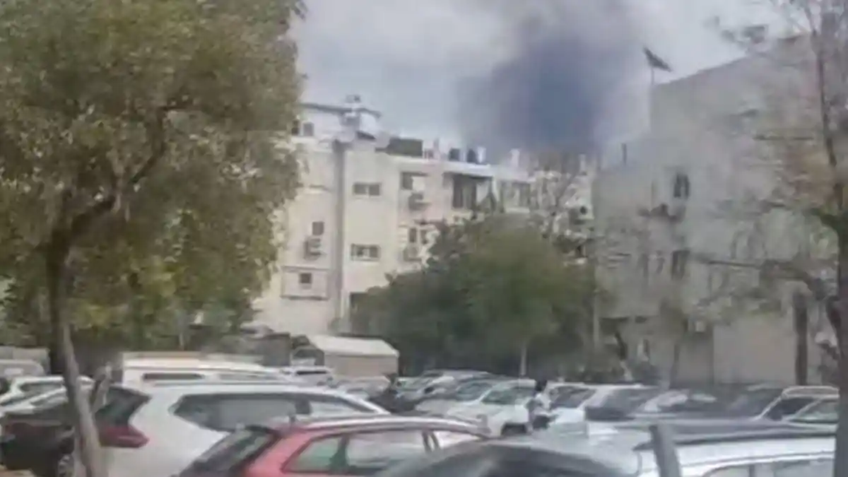 Rudal Iran tak Henti Gempur Israel, Gedung 9 Lantai Rontok, Penduduk ...