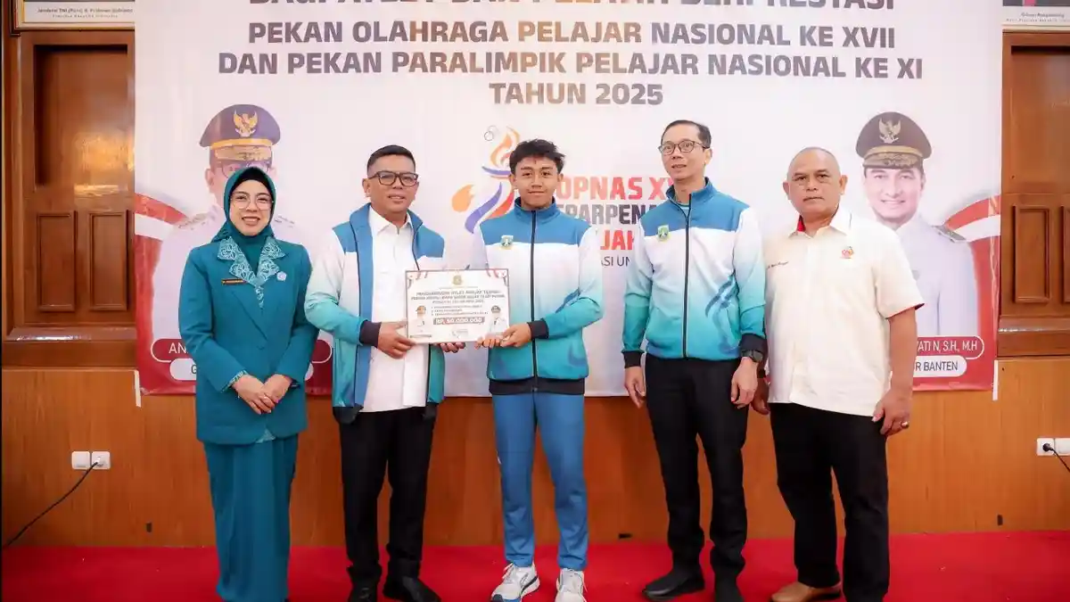 Gubernur Andra Soni Beri Bonus Rp30 Juta untuk Peraih Emas Popnas 2025 ...