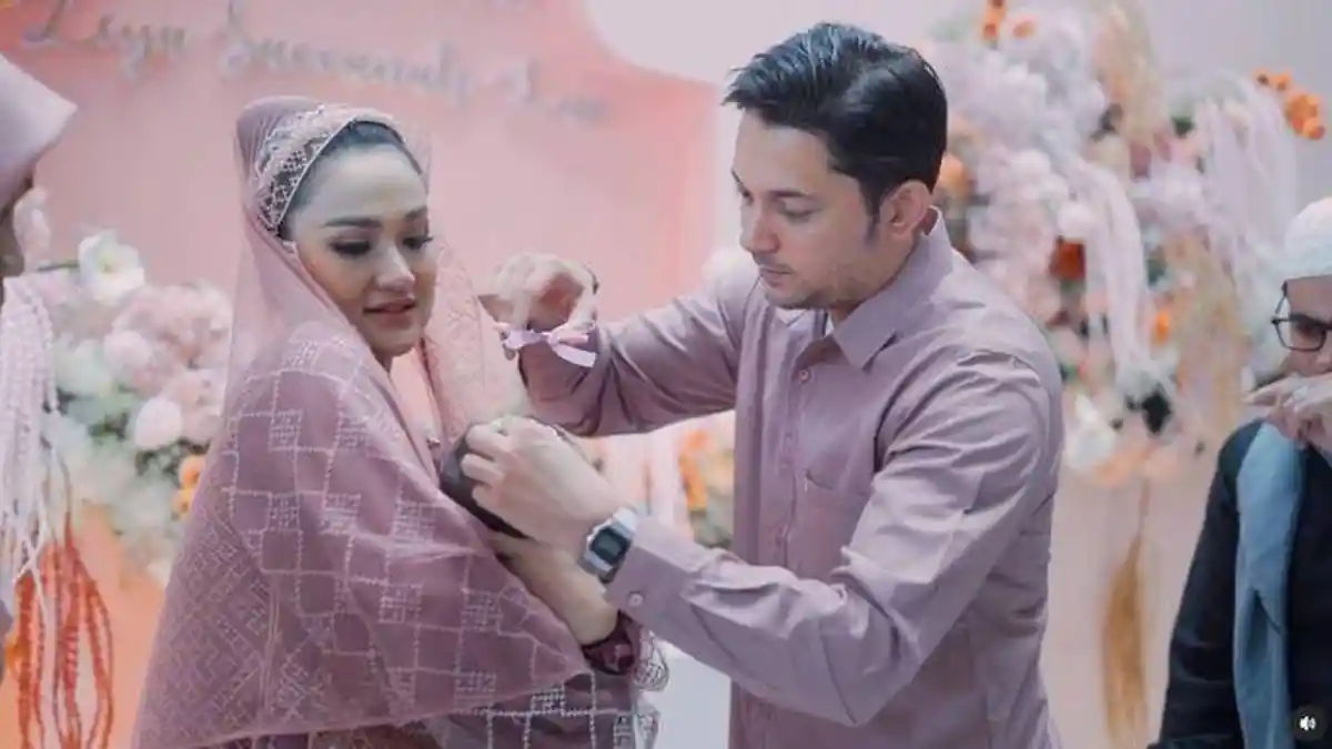 Cerainya Dulu Penuh Drama, Tengku Dewi Putri Tak Pernah Persulit Andrew ...