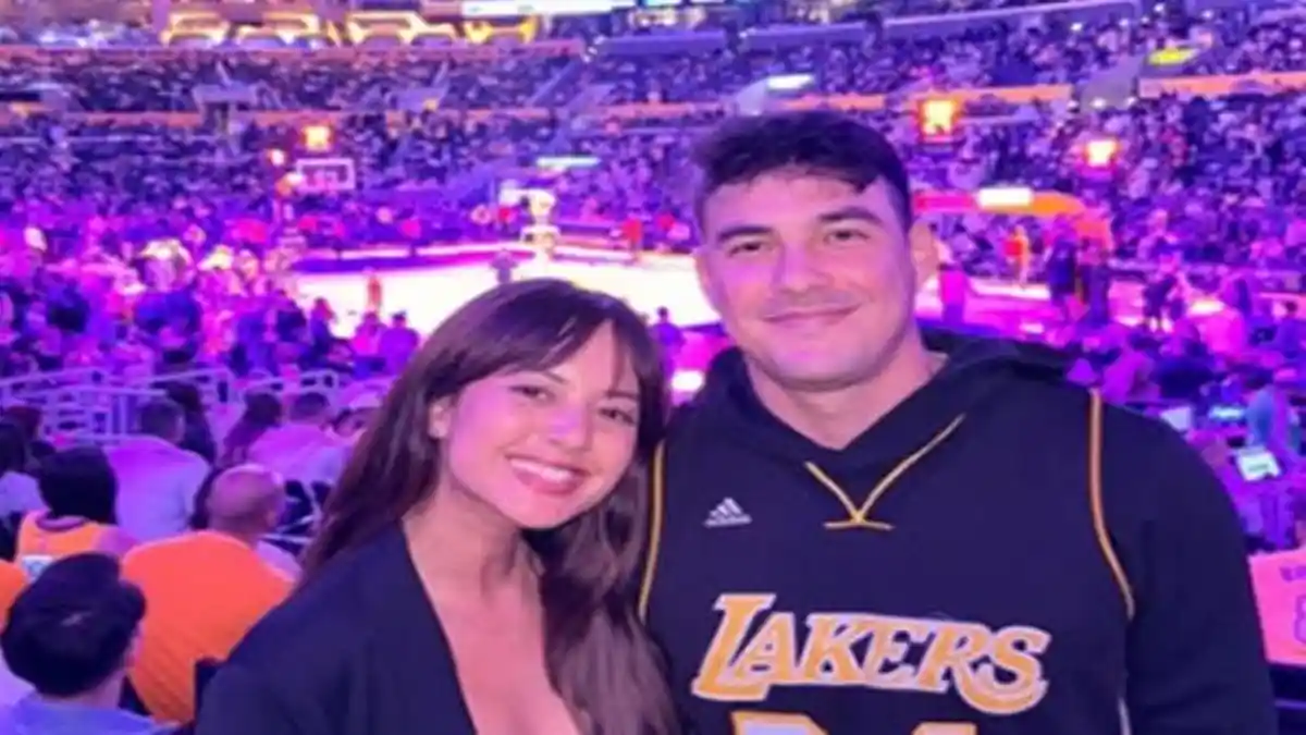 Respon Tyler Bigenho saat Baca Buku 'Broken String' Karya Aurelie ...