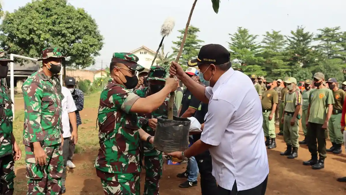 TNI AD Gelar Karya Bakti dan Penghijauan dalam Rangka HUT ke-2 Disada ...