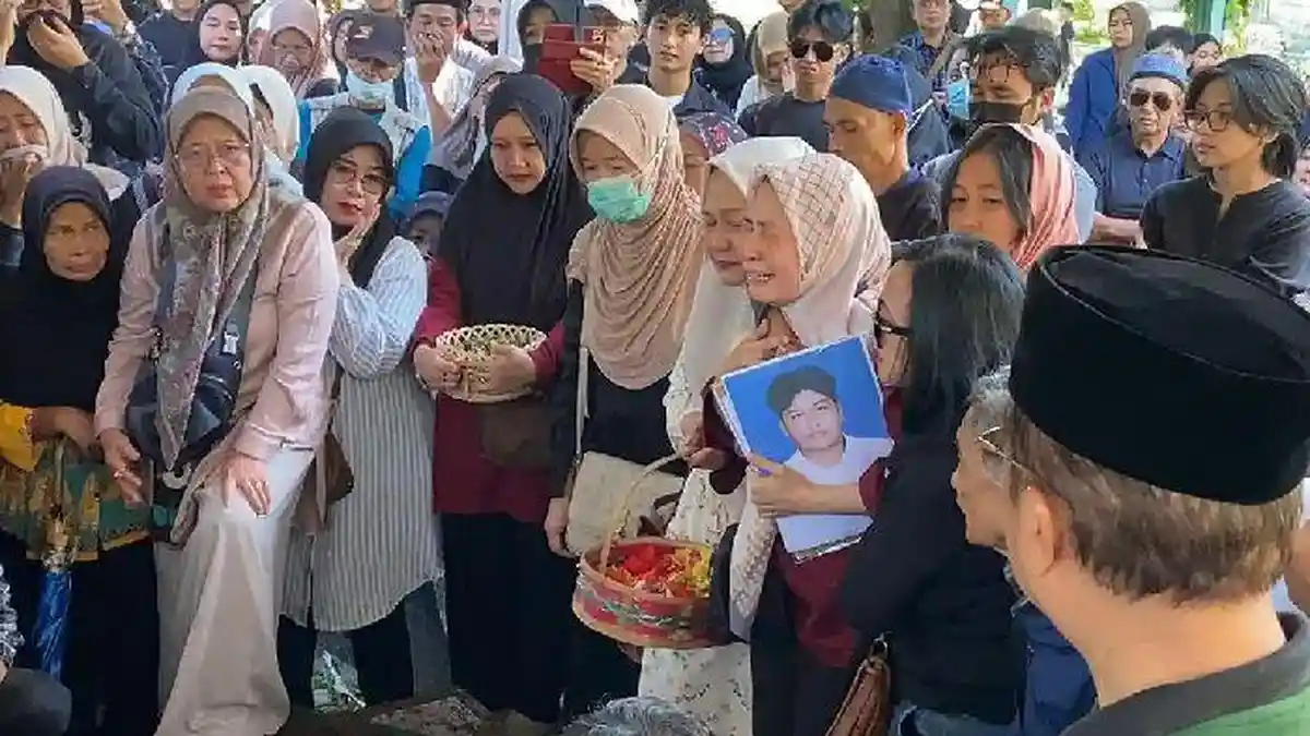Tawuran Antar SMA di Bandung Tewaskan Siswa, Video Insiden Viral di ...