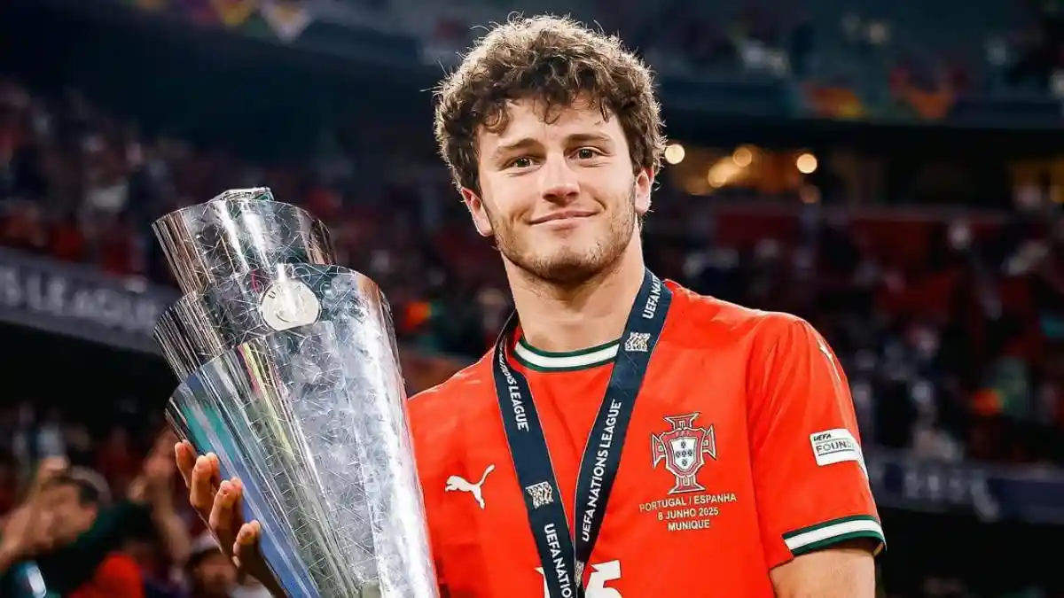 Sosok Joao Neves, Rising Star yang Cetak Hattrick di Timnas Portugal ...