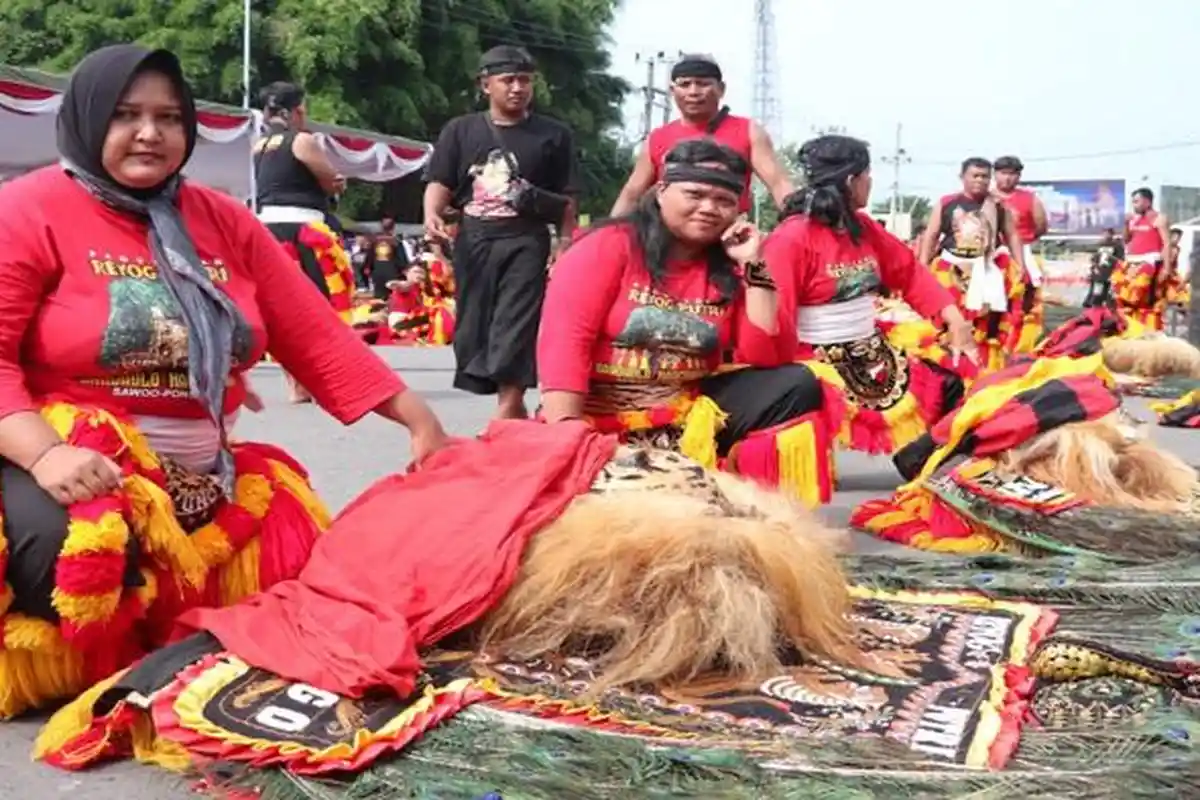 Grup Reog Ponorogo Perempuan Ramaikan Pagelaran Sedunia, Mampu Angkat ...