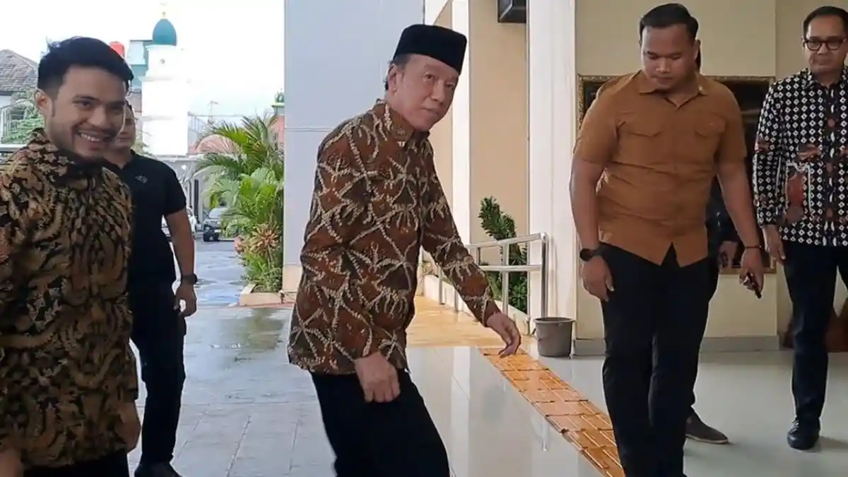 Drama 2,5 Jam di Polresta Solo: Jokowi Blak-blakan Soal Ijazah dan Masa ...