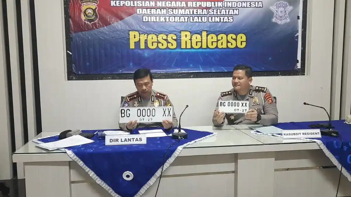 Ditlantas Polda Sumsel Resmikan Plat Kendaraan Warna Dasar Putih ...