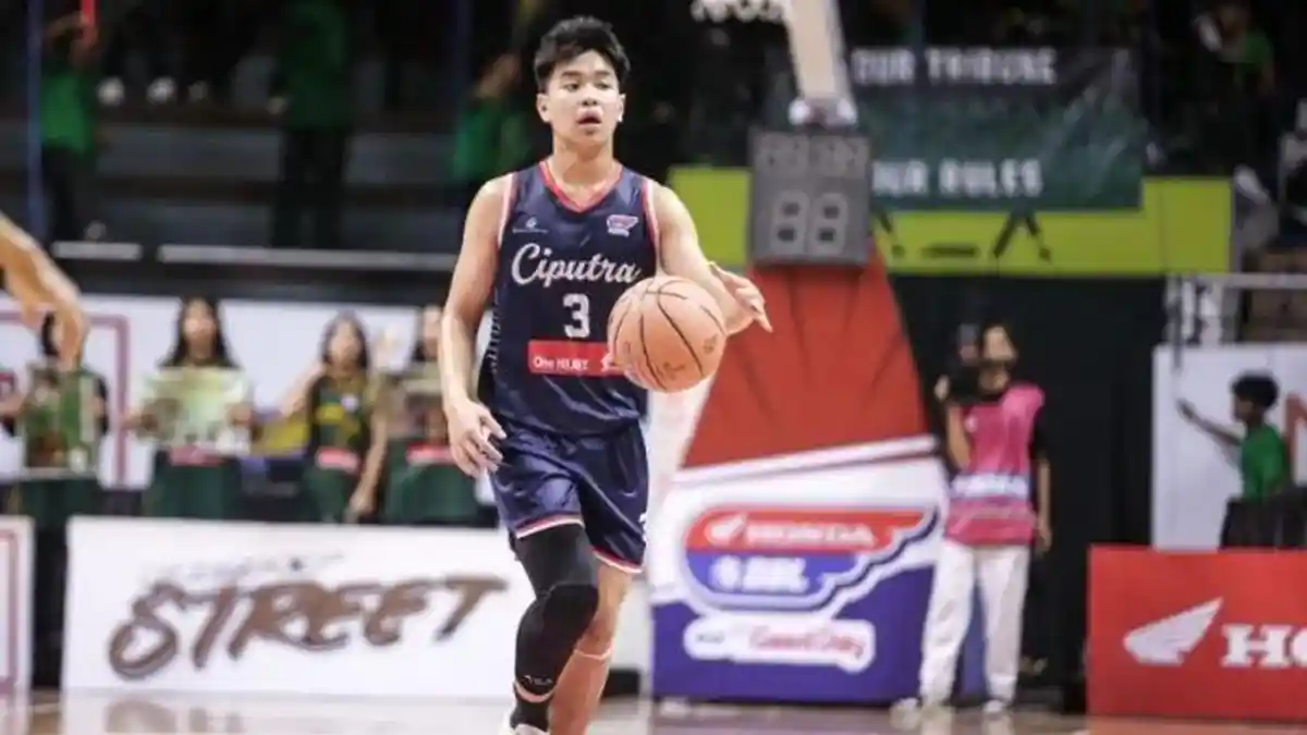 Luigi Saputra Cetak 8 Poin, Ciputra Tundukkan SMAN 9 di DBL Surabaya ...