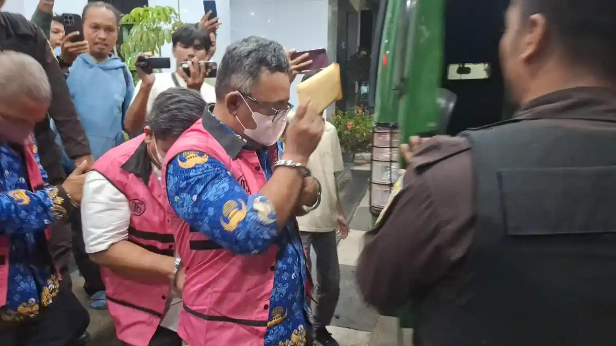 Uang Hasil Pungli 6 Pejabat Kantor Pertanahan Kota Serang Rp2 Miliar ...