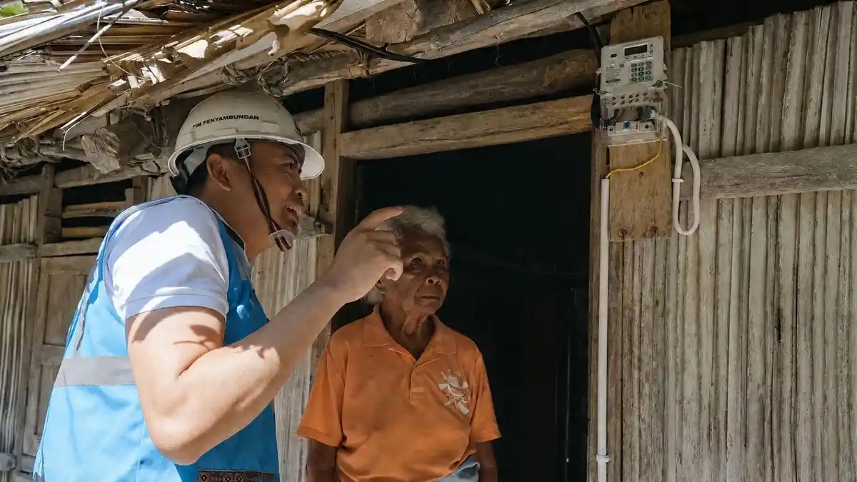 149 Kepala Keluarga di Noemuke NTT Kini Teraliri Listrik 24 Jam ...