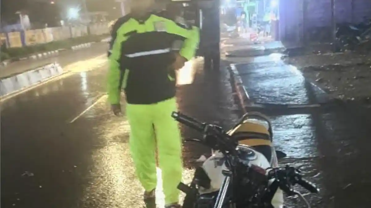 Mabuk Miras, Pengendara Sepeda Motor Tabrak Mobil Pikap di Wamena: Dagu ...
